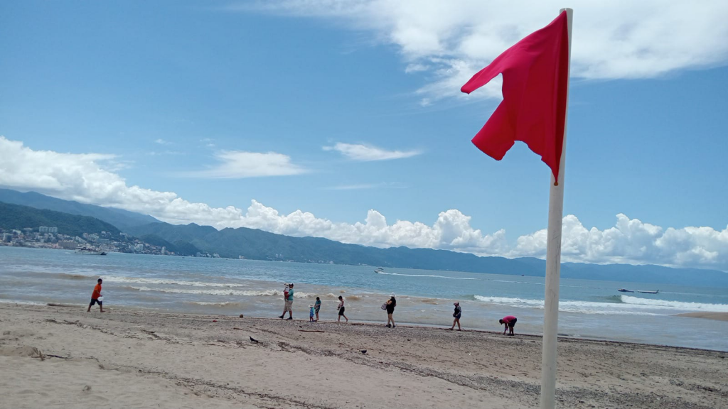 Ondean bandera roja tres playas y en ocho hay bandera amarilla en ...